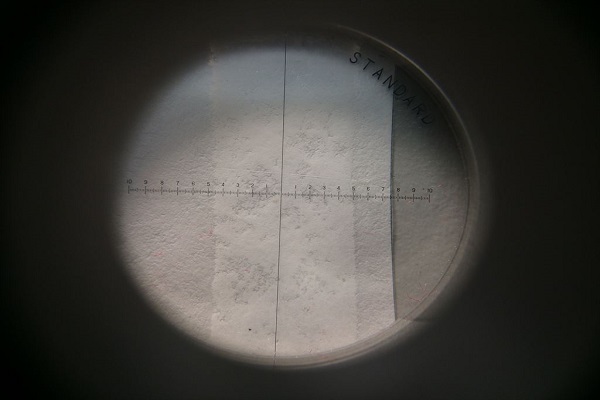 [医療機器包装] ASTM F1886 目視検査 | 包装ソリューション | JBL | 日本ビジネスロジスティクス株式会社