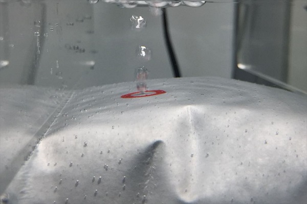 [医療機器包装] ASTM F2096 バブルリーク試験 | 包装ソリューション | JBL | 日本ビジネスロジスティクス株式会社