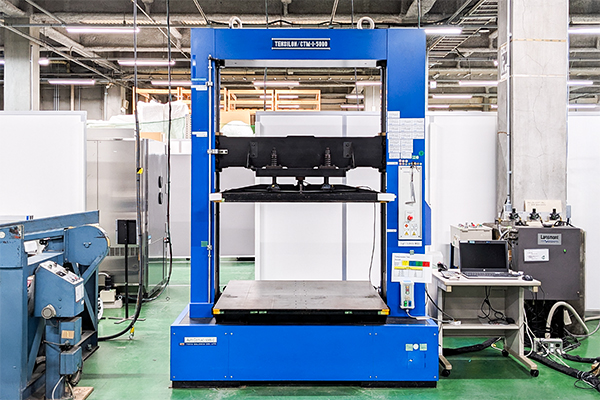 JIS Z 0212 ダンボール圧縮試験サービス | JBL：日本ビジネスロジスティクス 安田倉庫グループの包装・物流ソリューション、精密機器 ...